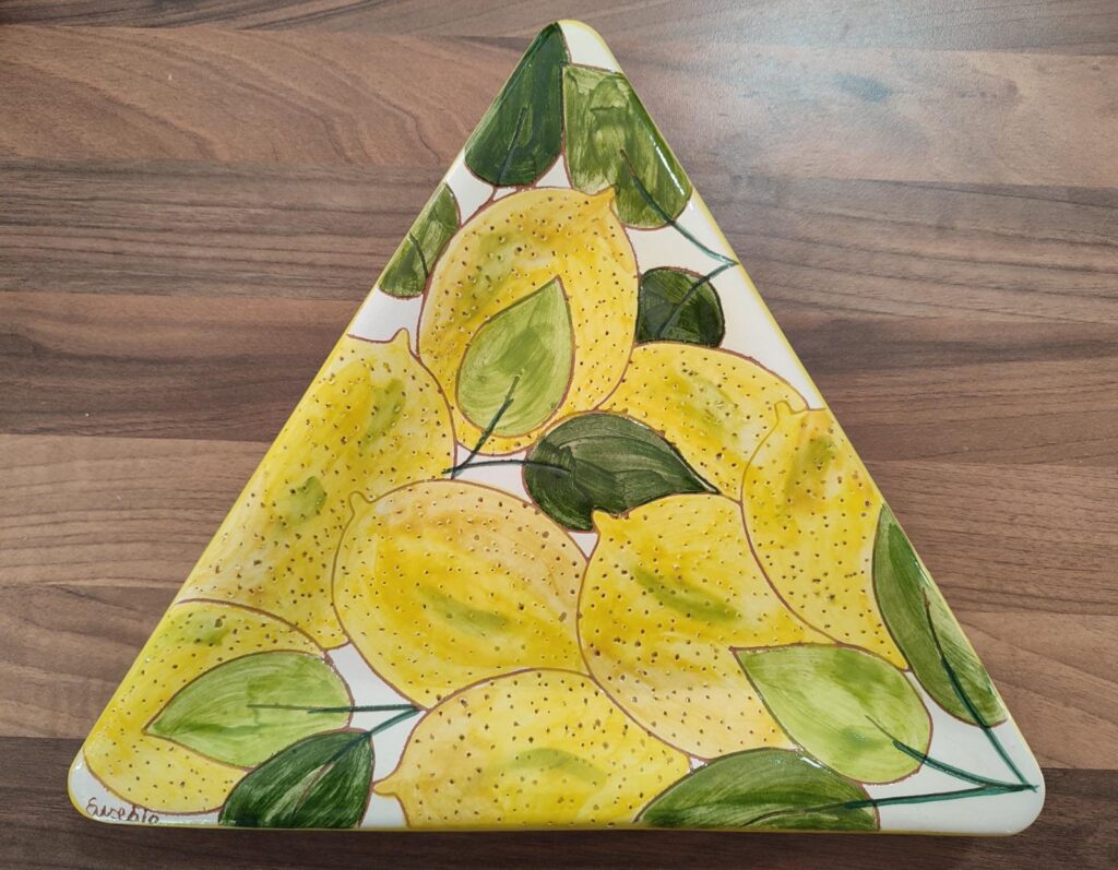 Ceramic Handmade Triangular Dish Lemon Design - El Emporio de Zoe