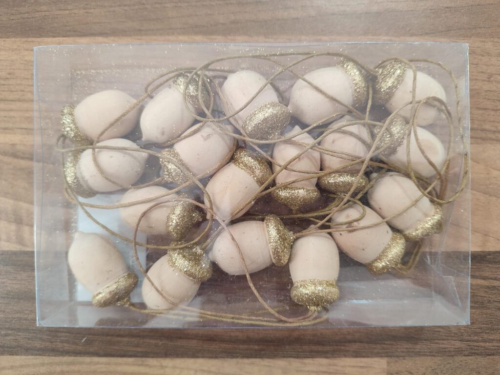 Packet of Wooden Acorn Decorations (18 pieces) - El Emporio de Zoe