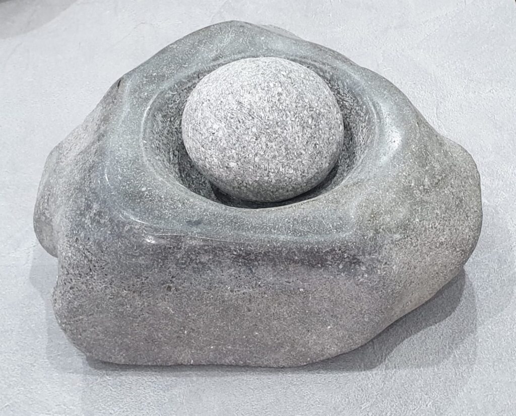 Hand Carved Basalt Pestle and Mortar - El Emporio de Zoe