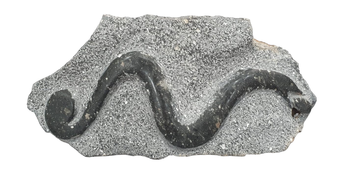 Hand Carved Basalt Sculpture NUEVOS COMIENZOS - El Emporio de Zoe